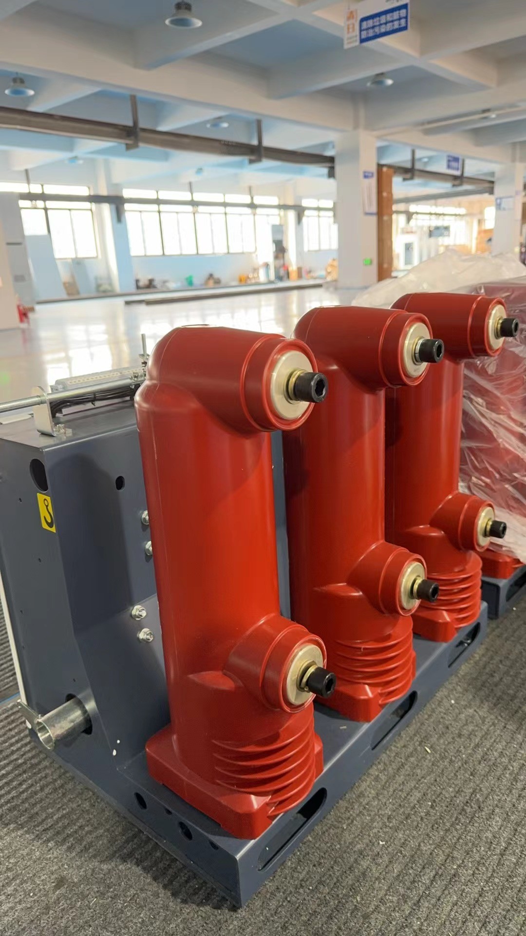 IEC Drawable Type VCB 12kV Vacuum Circuit Breaker