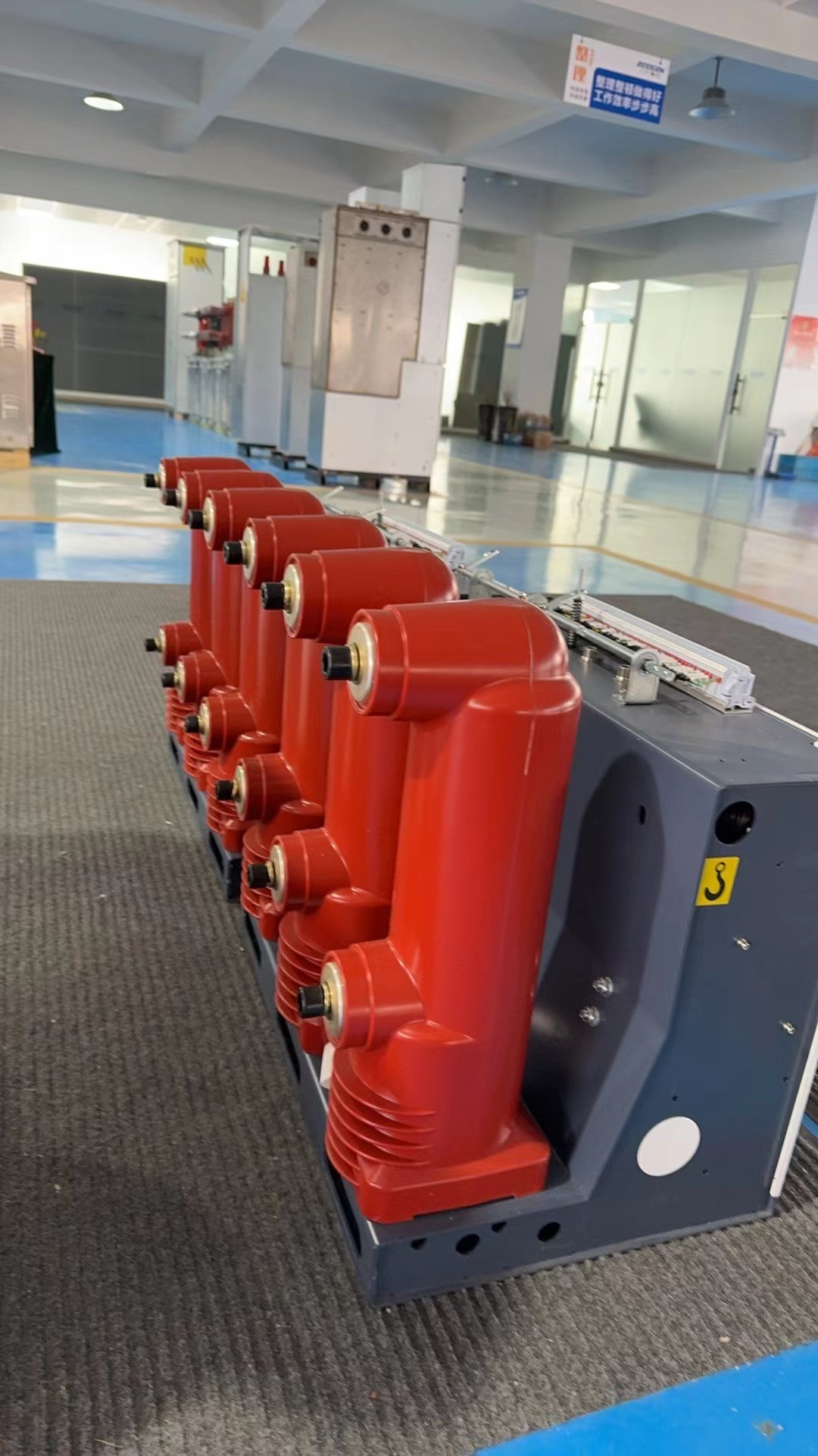 IEC Drawable Type VCB 12kV Vacuum Circuit Breaker