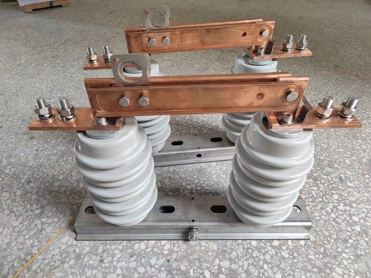 12kV Outdoor High Voltage Disconnect Switch , High Voltage Isolator ...