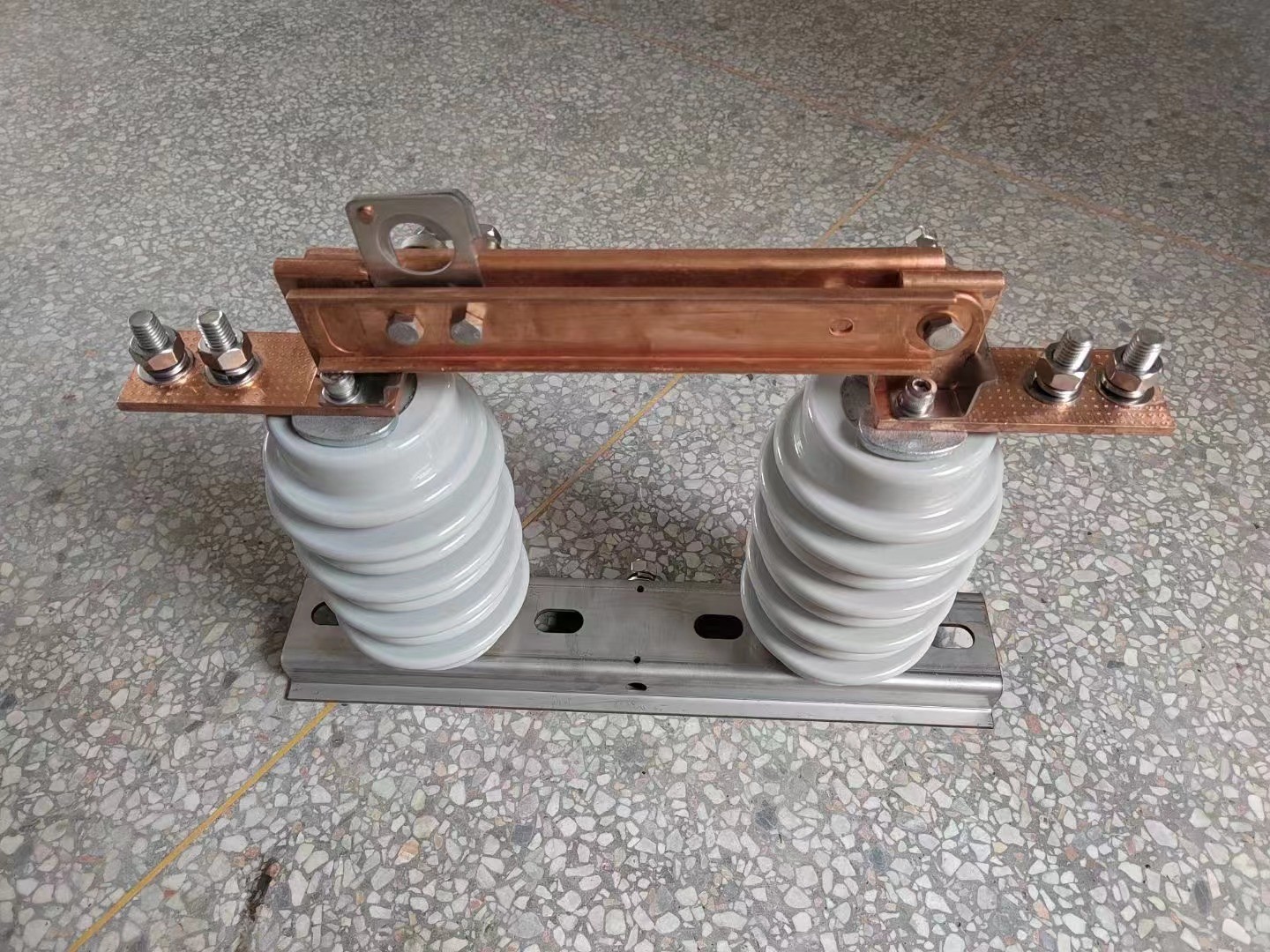 12kV Outdoor High Voltage Disconnect Switch , High Voltage Isolator ...