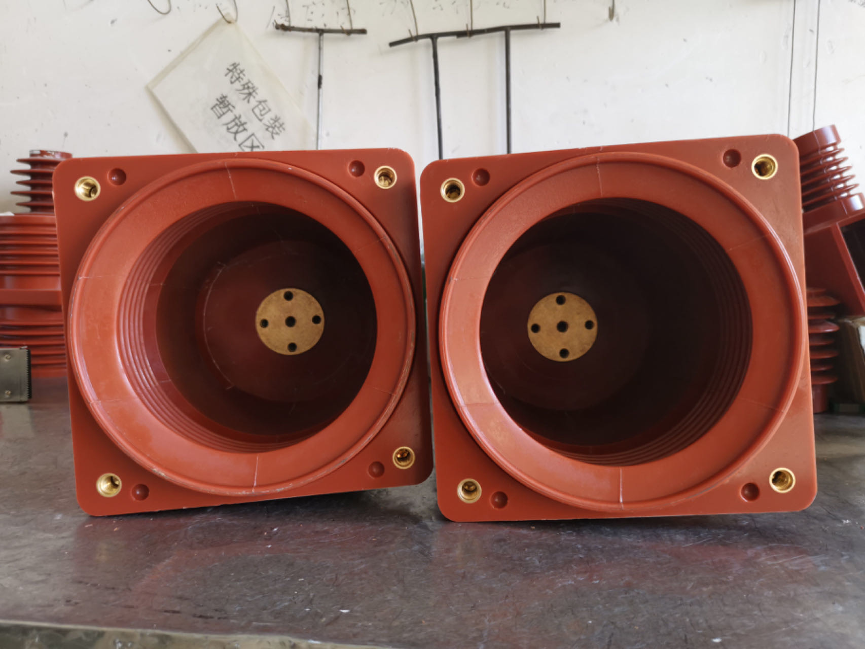 4000A 24kV HV Spout Epoxy Resin Insulator , Epoxy Resin Cast Bushing ...