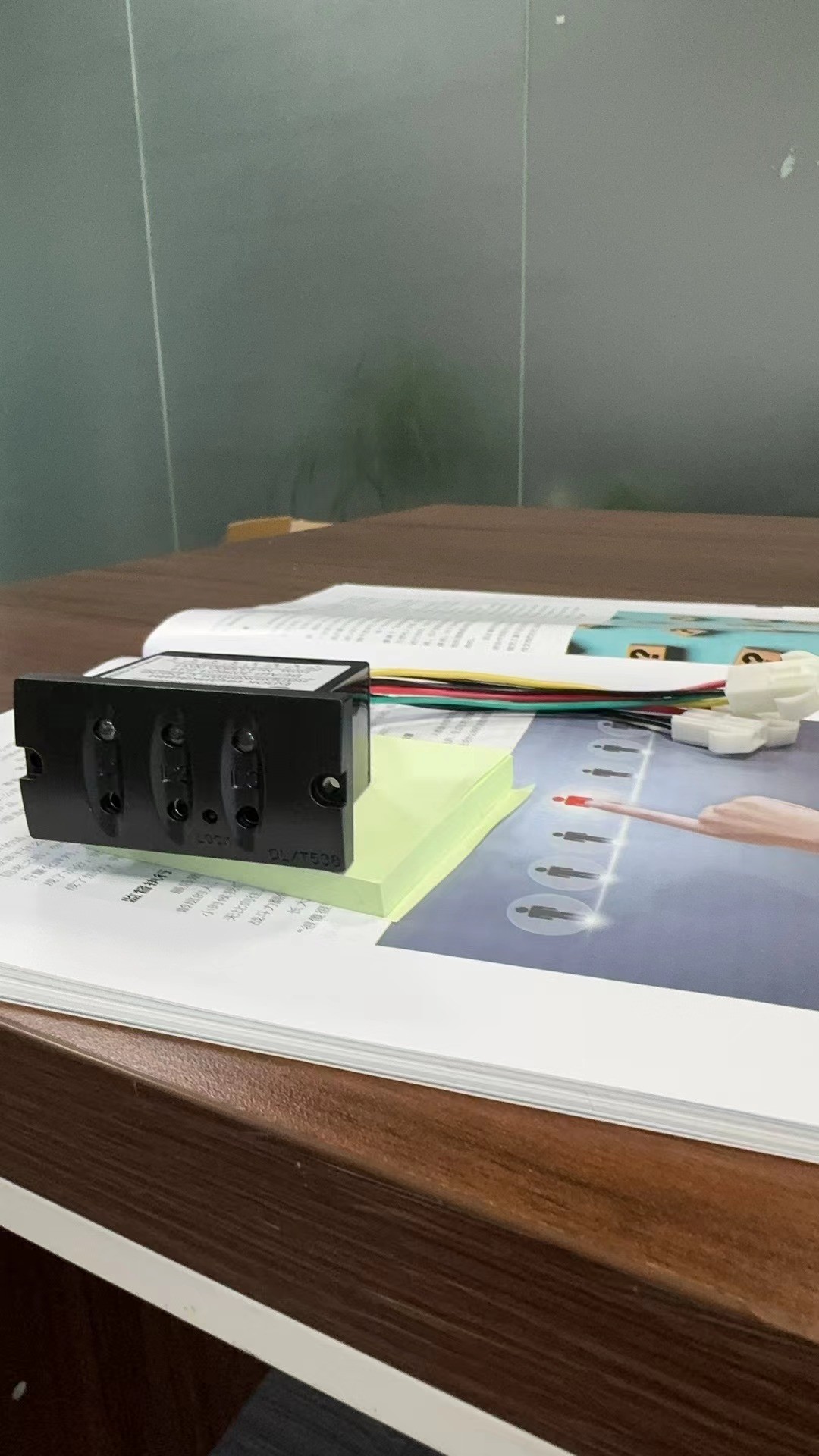 Indoor High-voltage Live Display Without Lock With Relay With Core ...