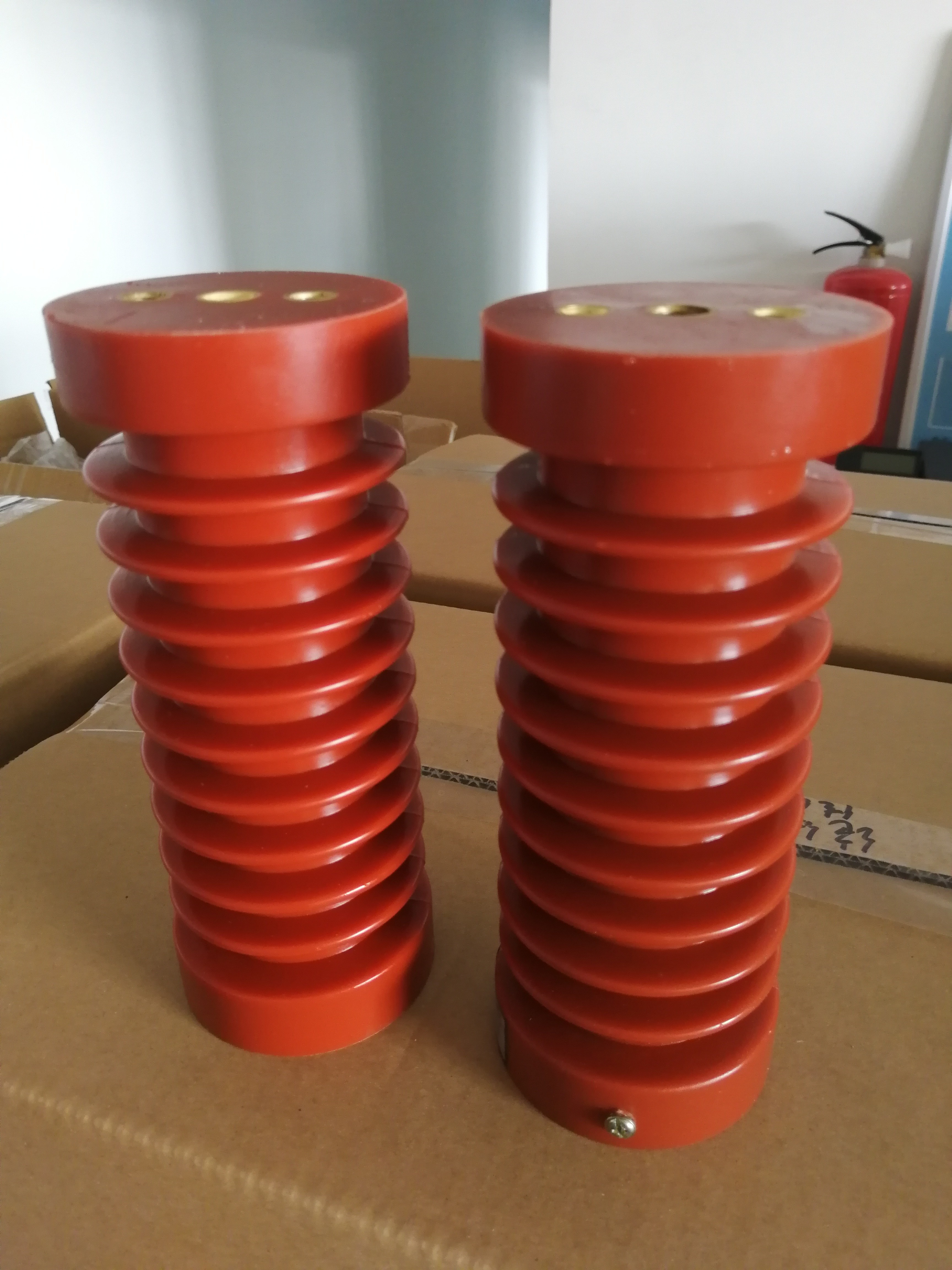 24kV Epoxy Resin Switchgear Support Insulator Light Weight 75X190mm Red ...