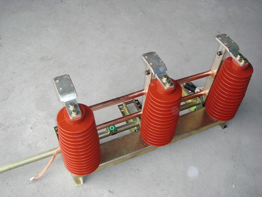 Indoor High Voltage Electrical Earthing Switch For Switchgear 40.5kV 280mm