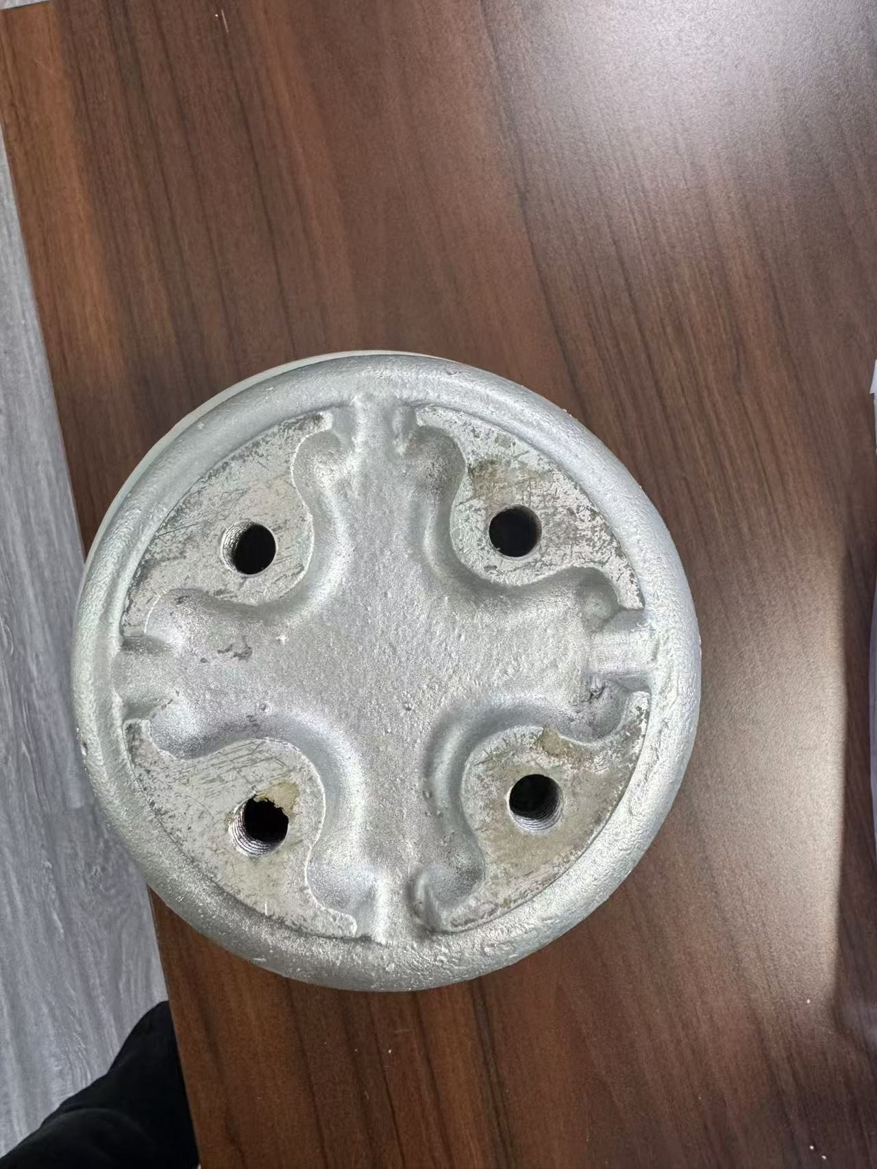 13.8kV Ceramic Porcelain Support insulator for fix copper busbar
