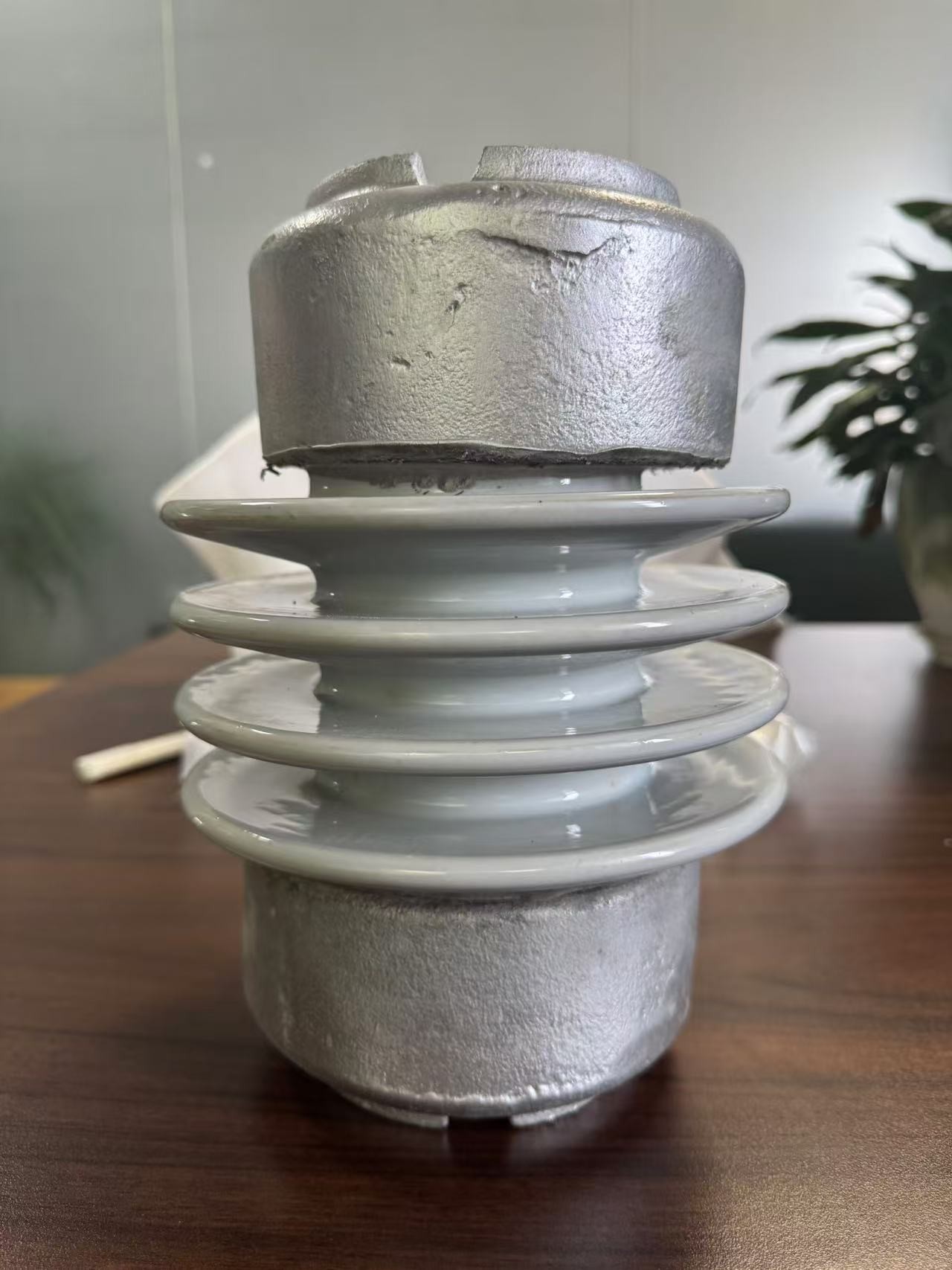 13.8kV Ceramic Porcelain Support Insulator For Fix Copper Busbar