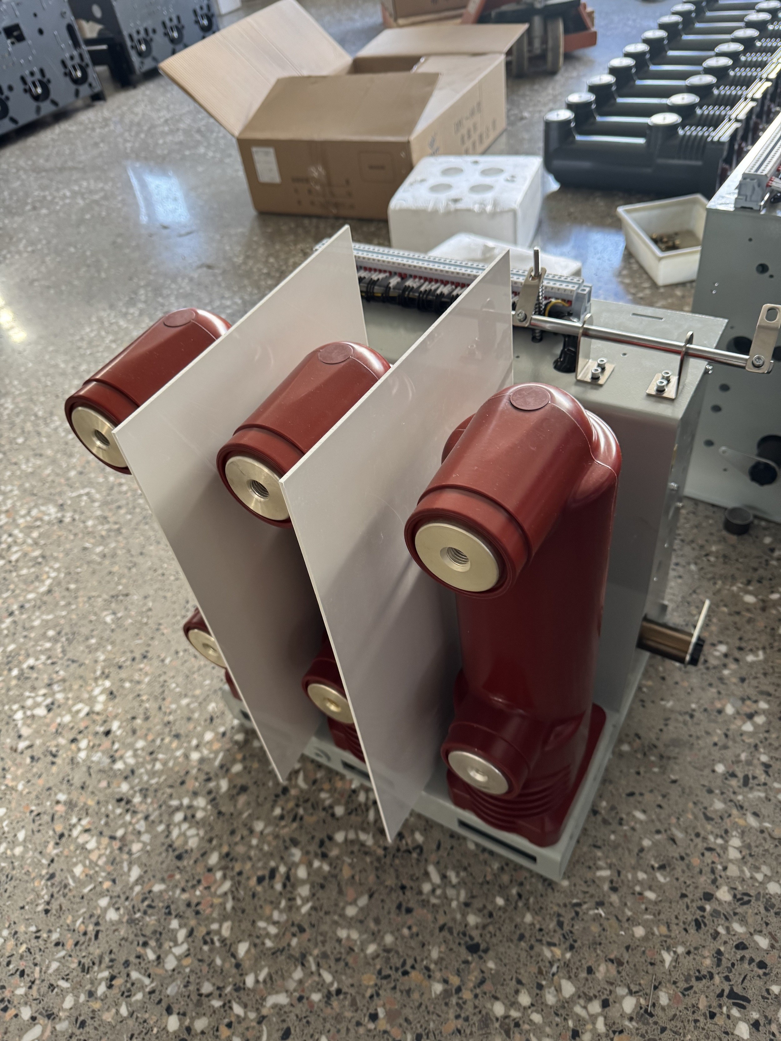 550 Mm Indoor Vacuum Circuit Breaker 12kv/630A High Voltage With Spacer ...